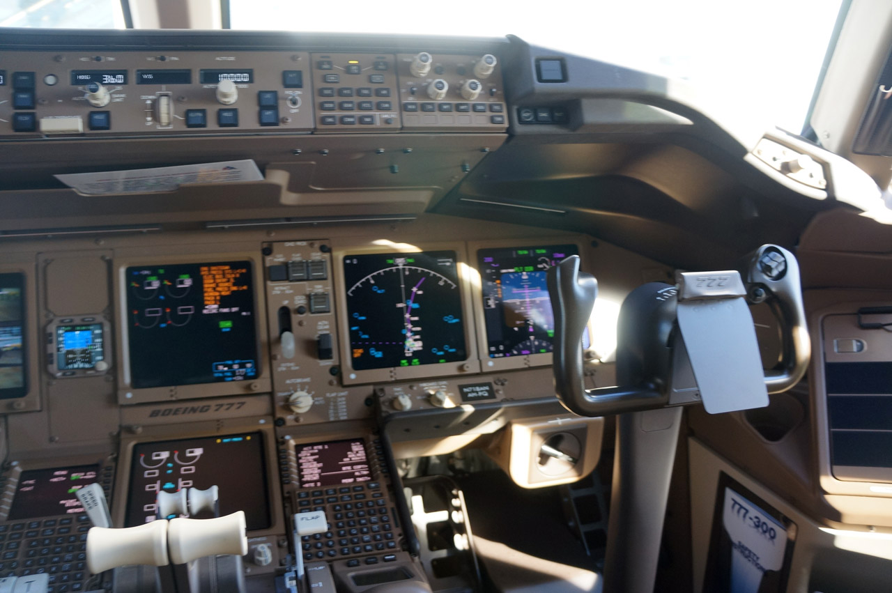 Bên trong máy bay Boeing 777 Malaysia mất tích - Tin mới Thị trường